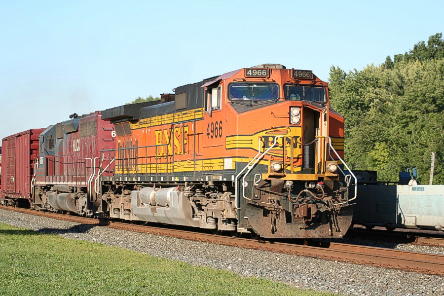 BNSF 4966